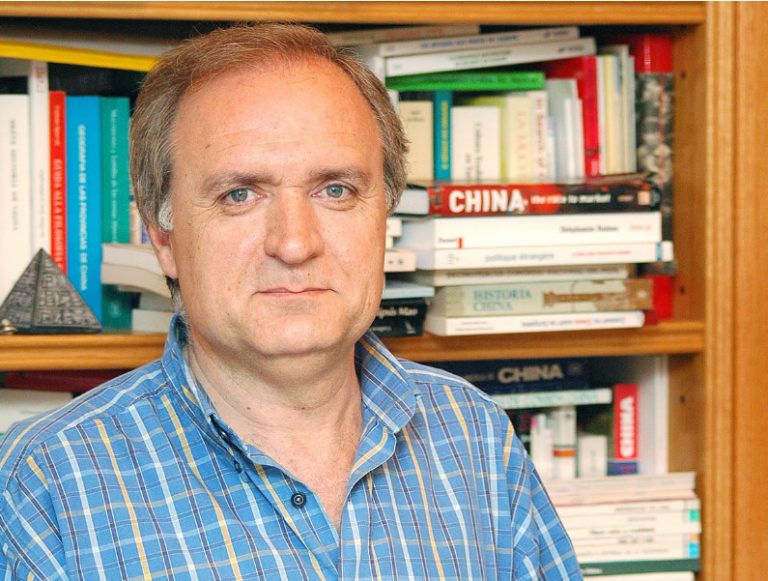 Xulio Ríos presenta su nueva obra: “China moderna”